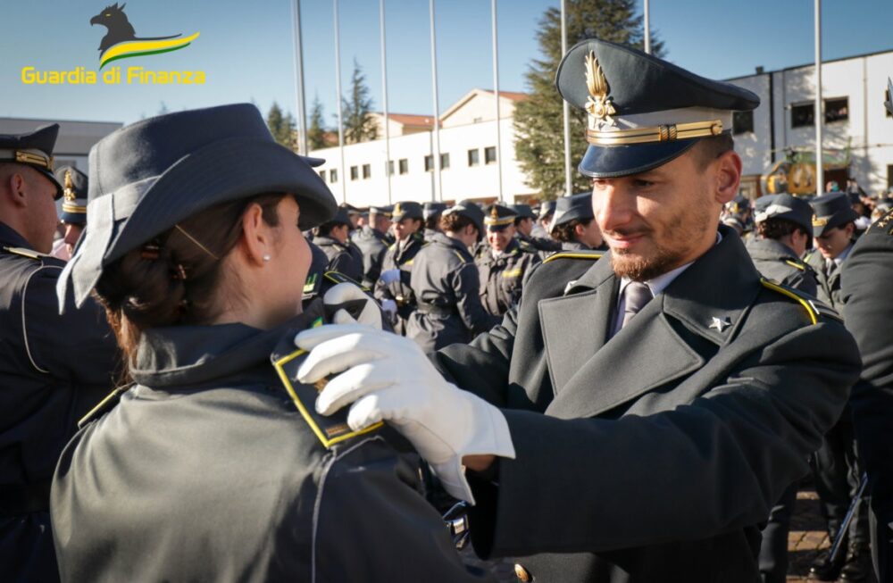 Scuola Guardia di Finanza:consegna dei gradi di Maresciallo a mille allievi - News Town L'Aquila ...